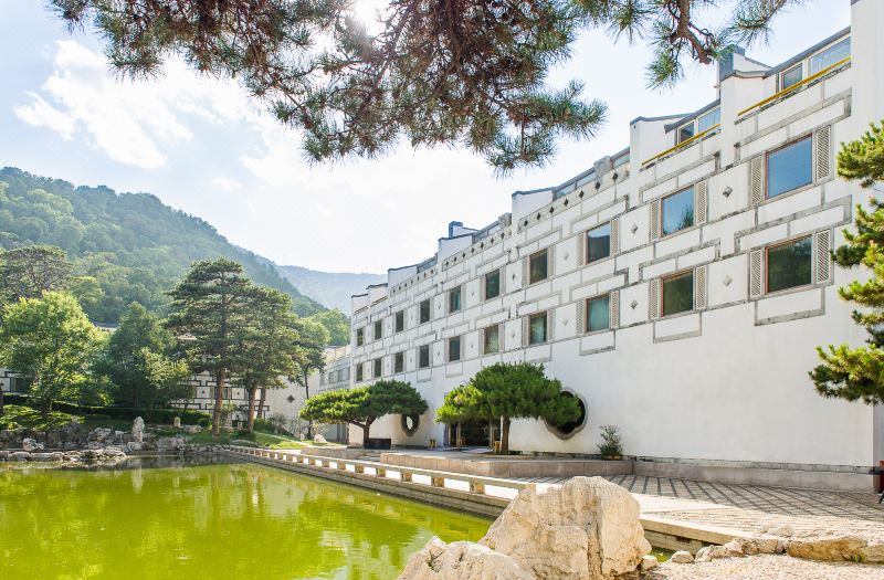 Fragrant Hill Hotel Beijing - Booking Website